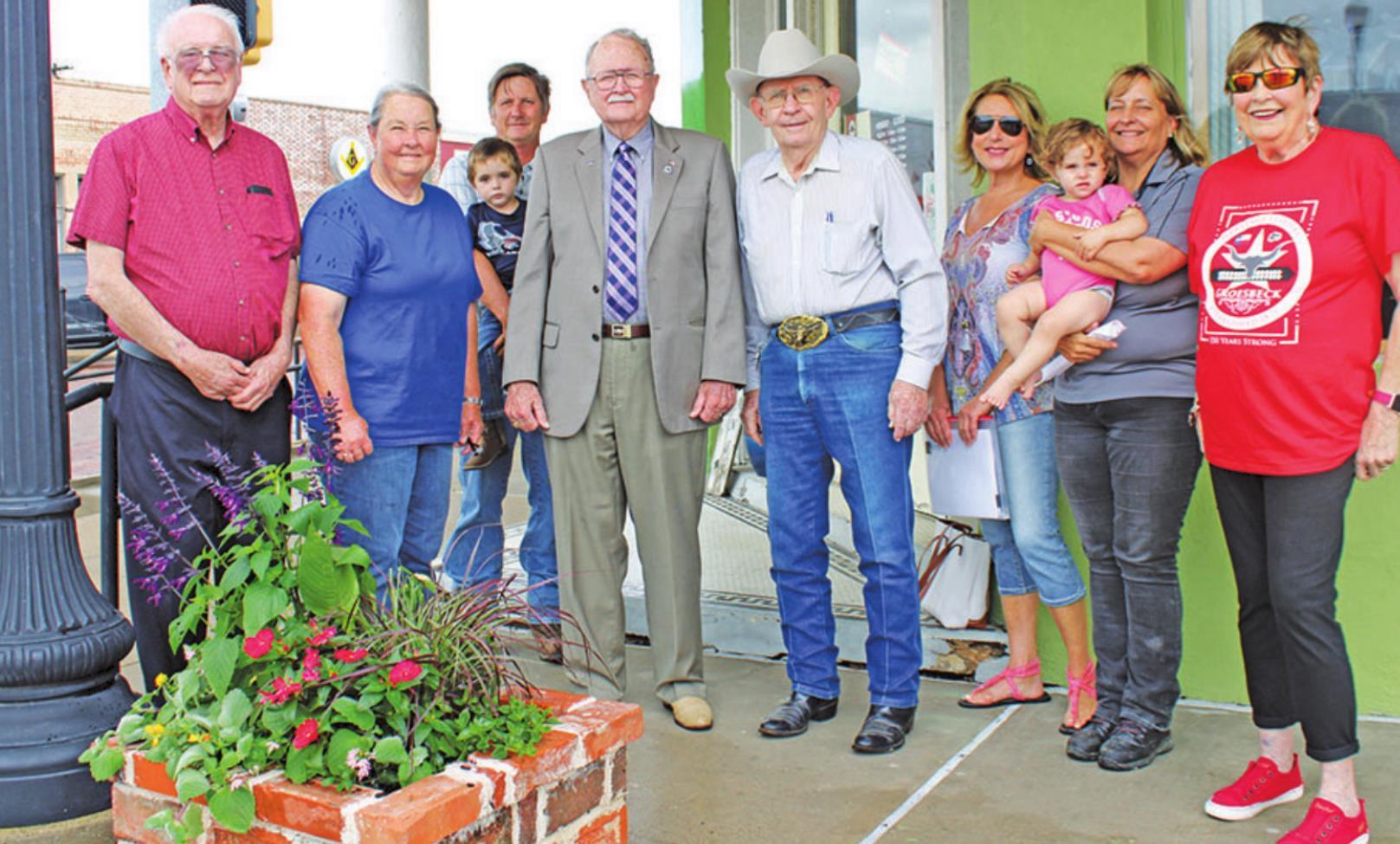 “Groesbeck Red” planters marks 150 Years of history | Groesbeck Journal