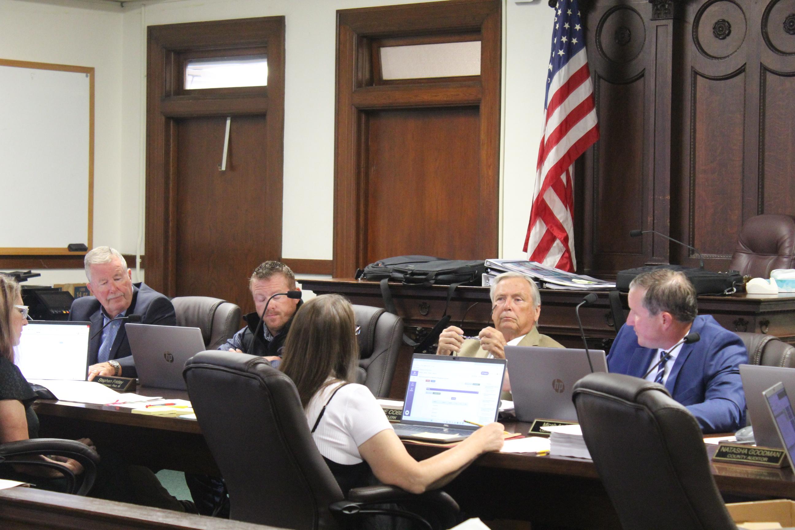 Ditch-Spraying Plans Die in 3-2 Vote at Commissioners Court | Groesbeck ...
